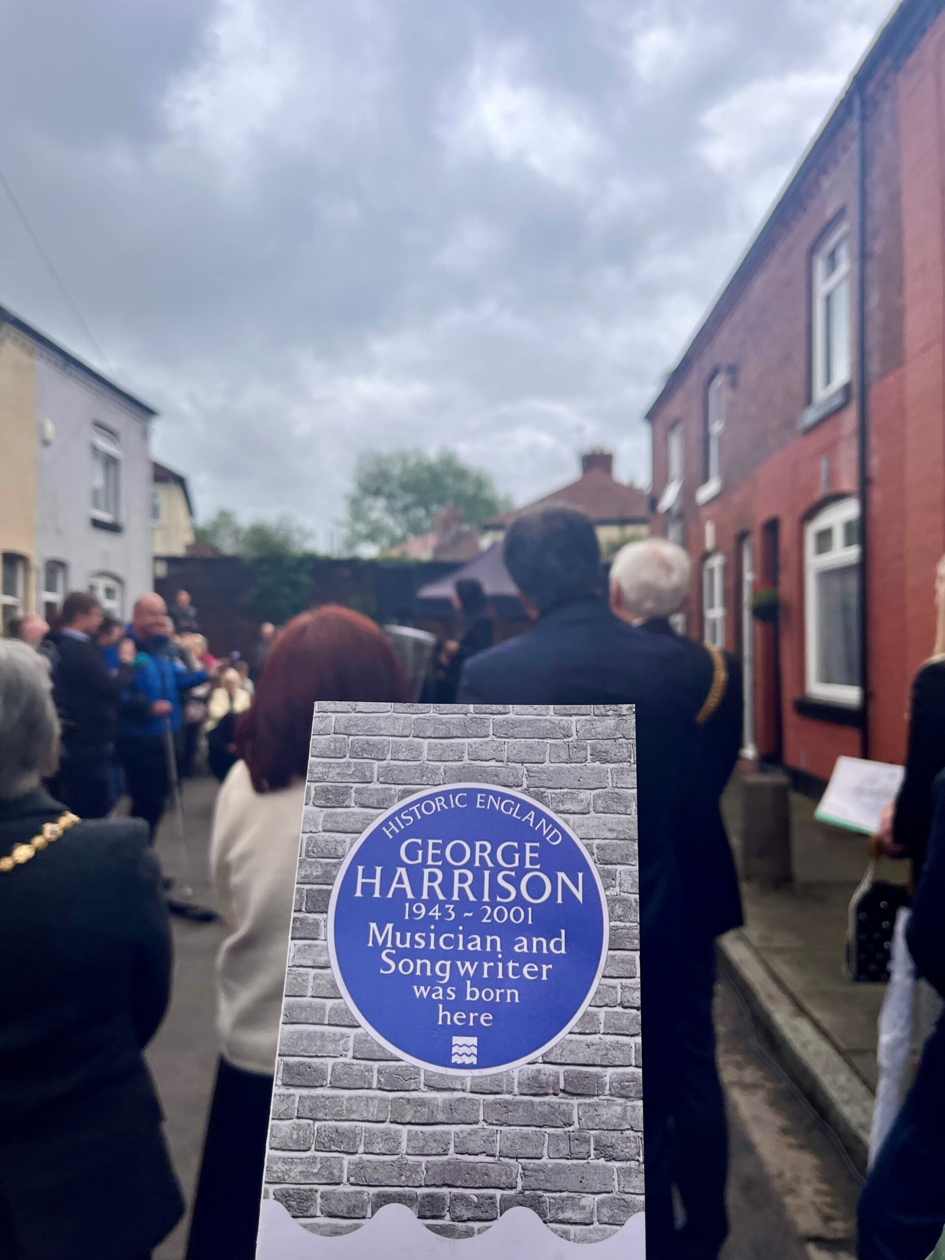 Blue Plaque unveiled at George's childhood home - The Beatles Story ...