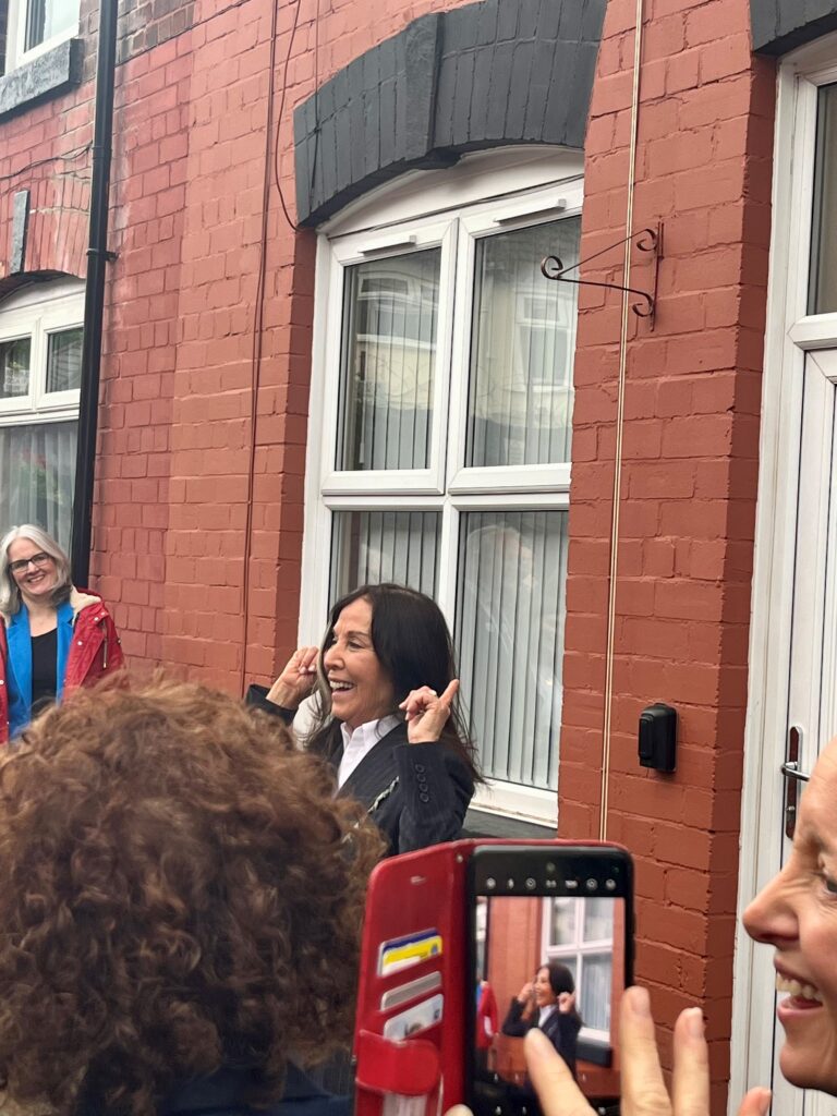 Blue Plaque unveiled at George's childhood home - The Beatles Story ...