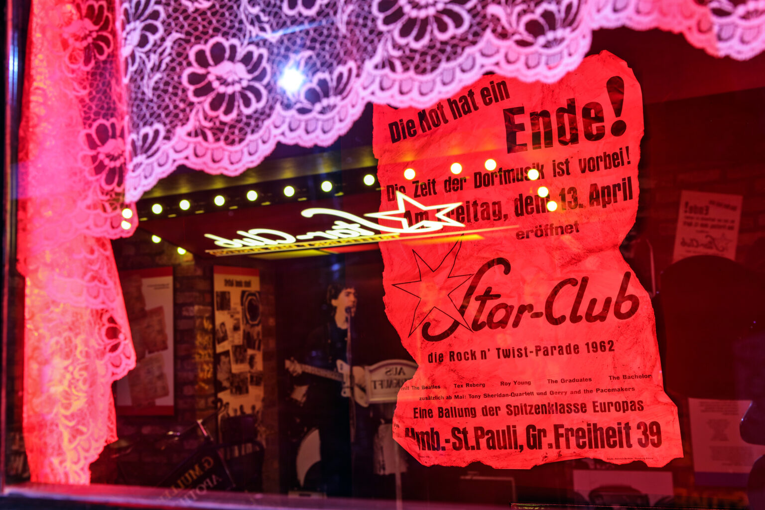 An Interview with Klaus Voormann - The Beatles Story